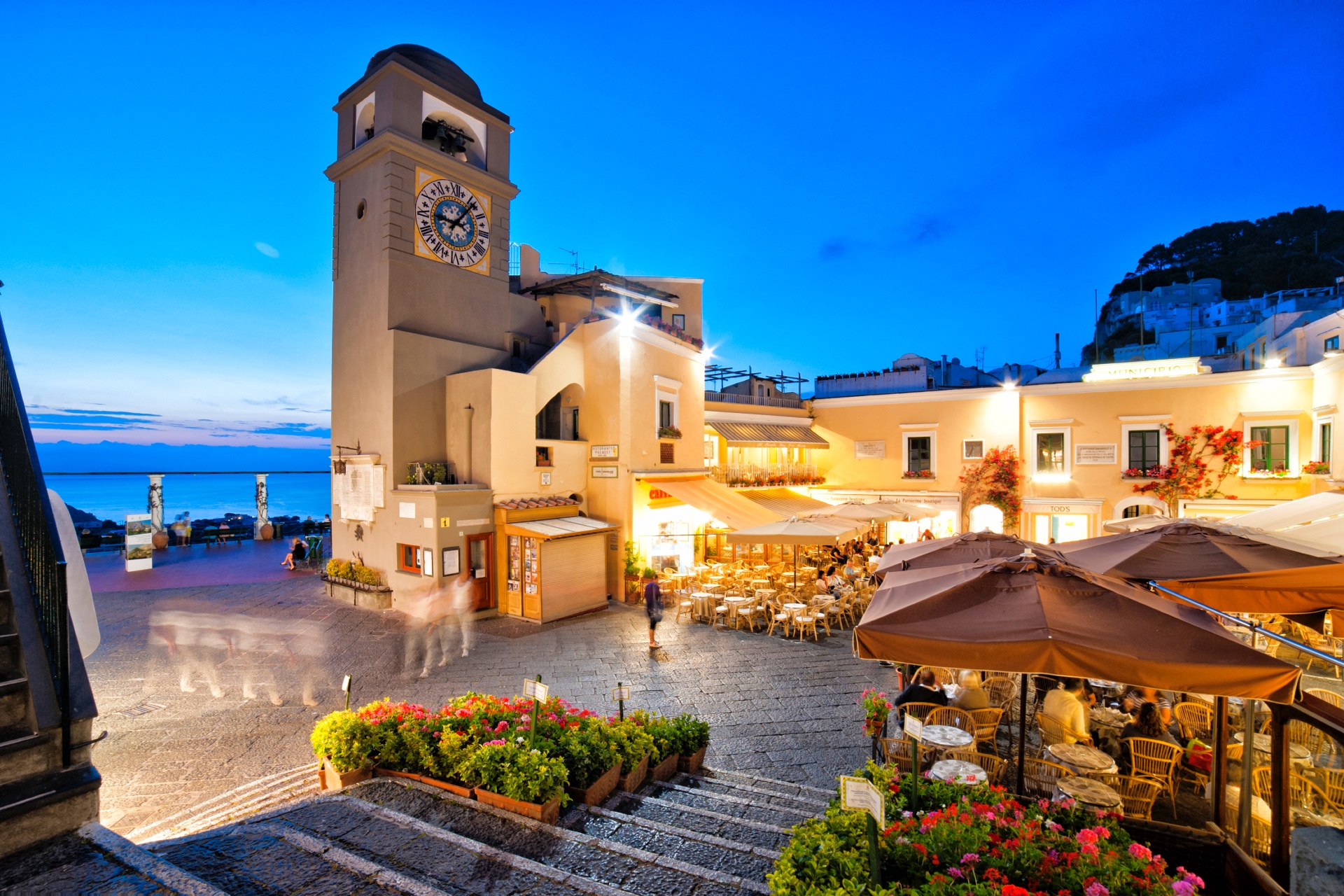 Chic Guide to Capri - The Chic Icon