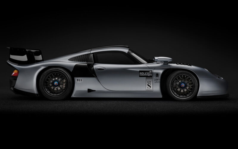 The legendary Porsche 911 GT1 - The Chic Icon