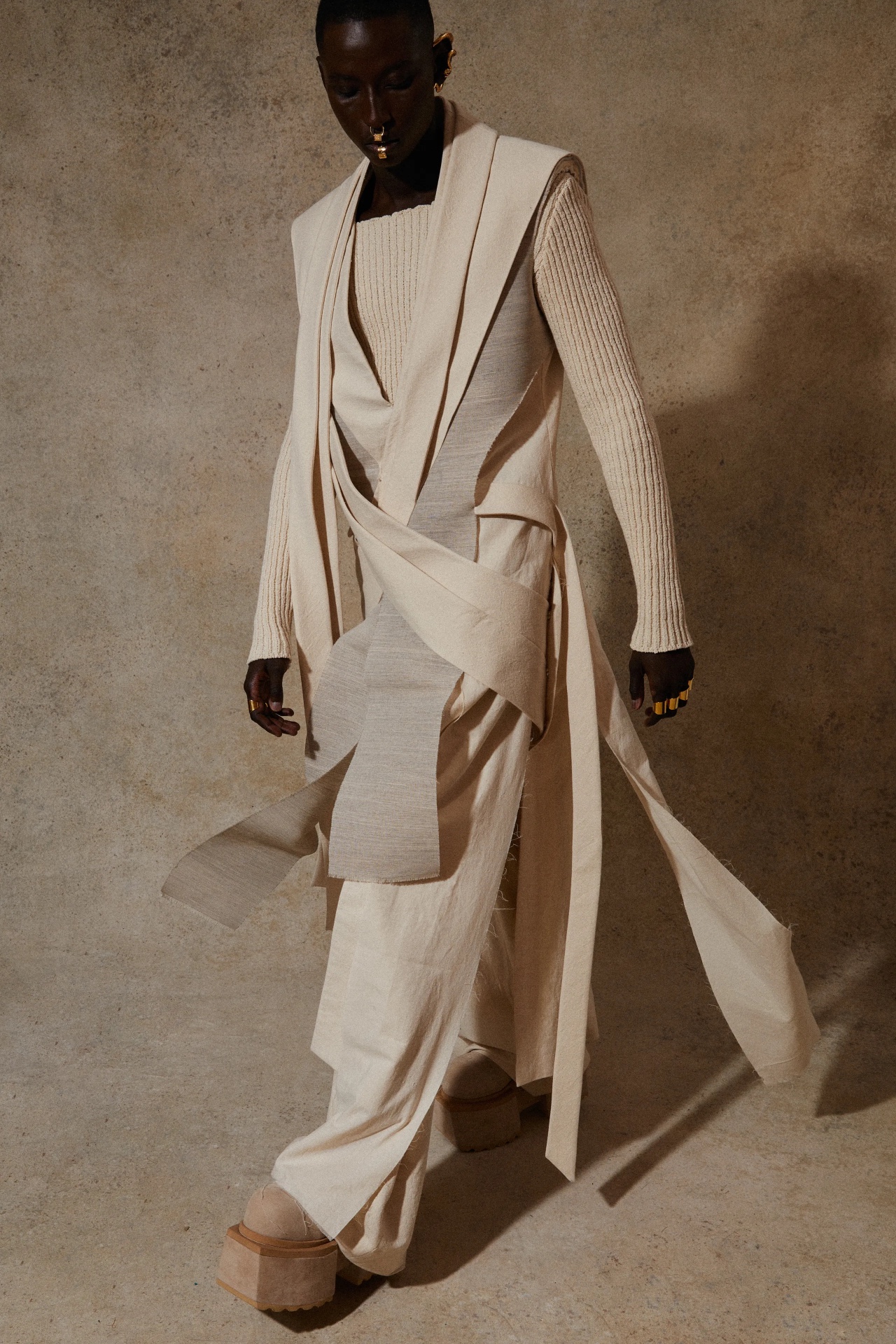 New Egyptian vibe by Balmain - The Chic Icon