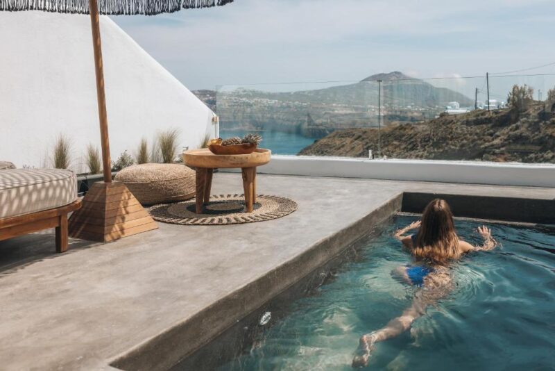 Divino Caldera: New Boho-Style Hotel in Santorini - The Chic Icon