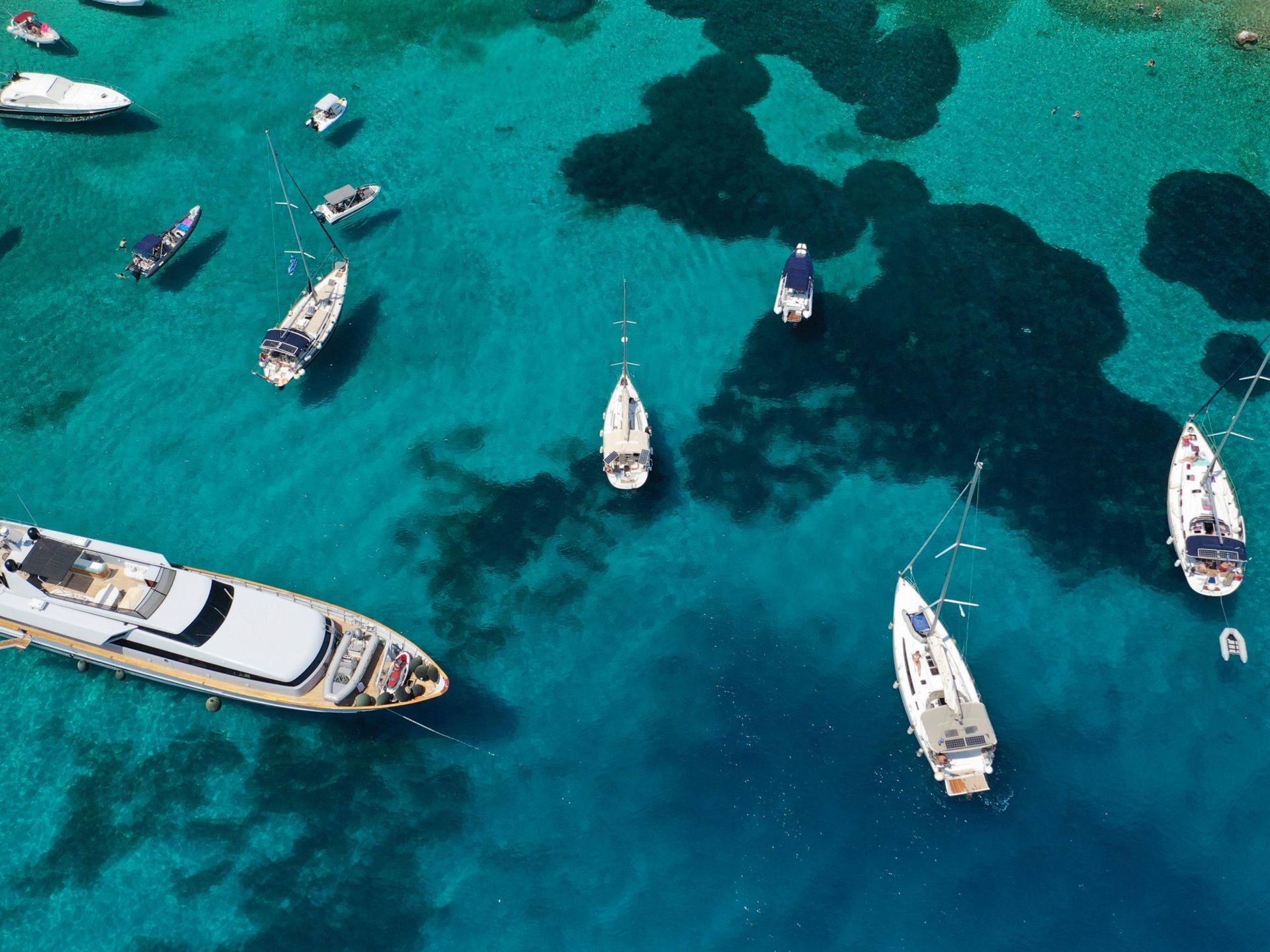 Divino Caldera: New Boho-Style Hotel in Santorini - The Chic Icon