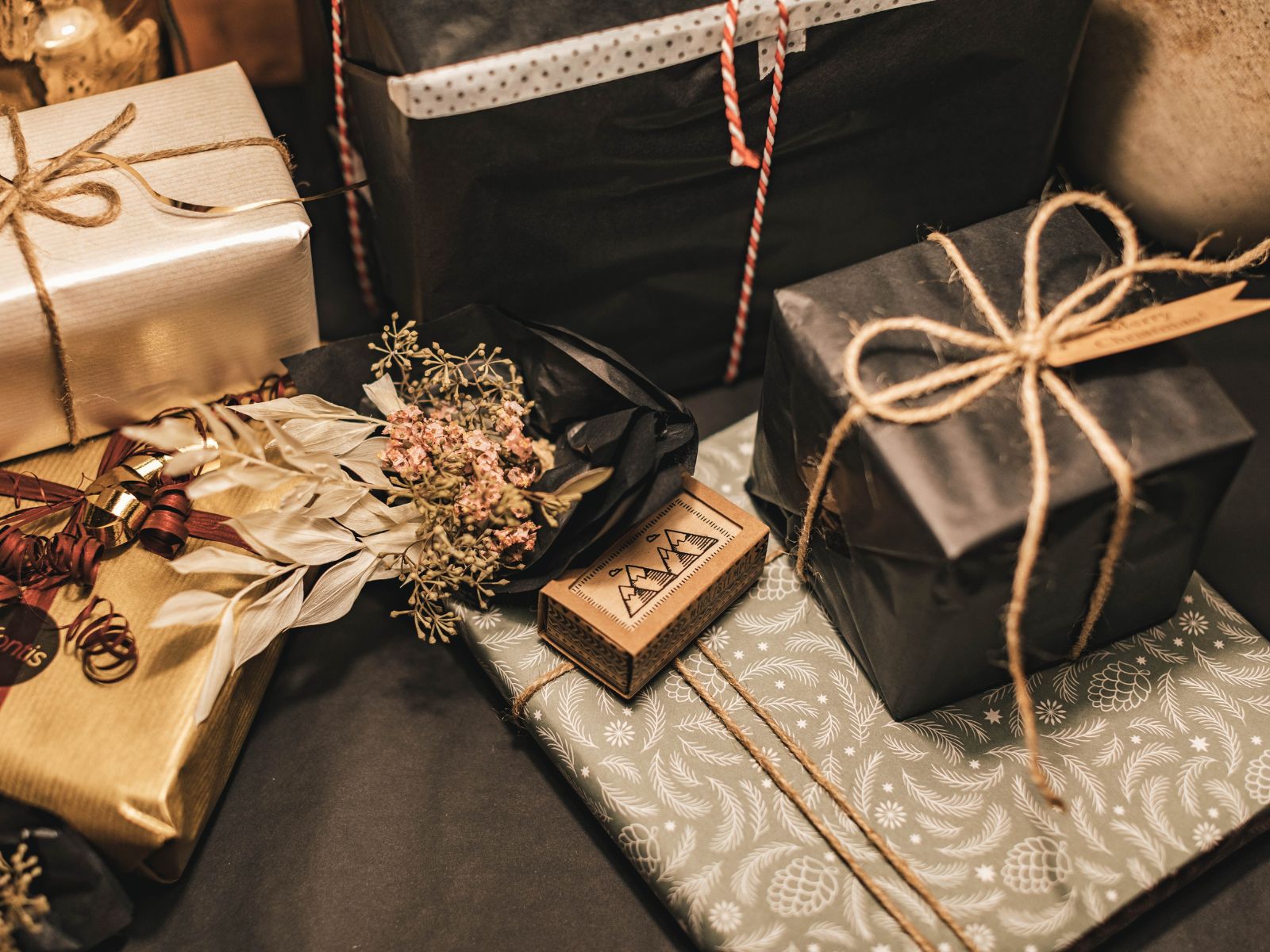 Tips and Tricks for a Flawless Gift Presentation - The Chic Icon